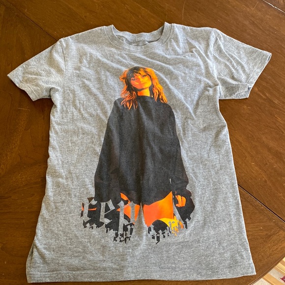Taylor Swift | Tops | Official Taylor Swift Reputation Album Tshirt ...